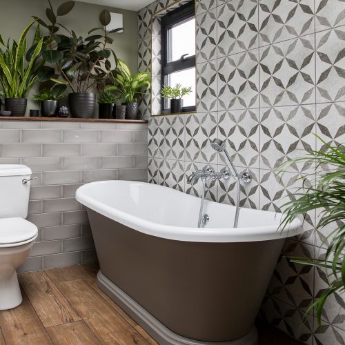 How About Bringing Some of the Outside in With a Botanical Bathroom ...
